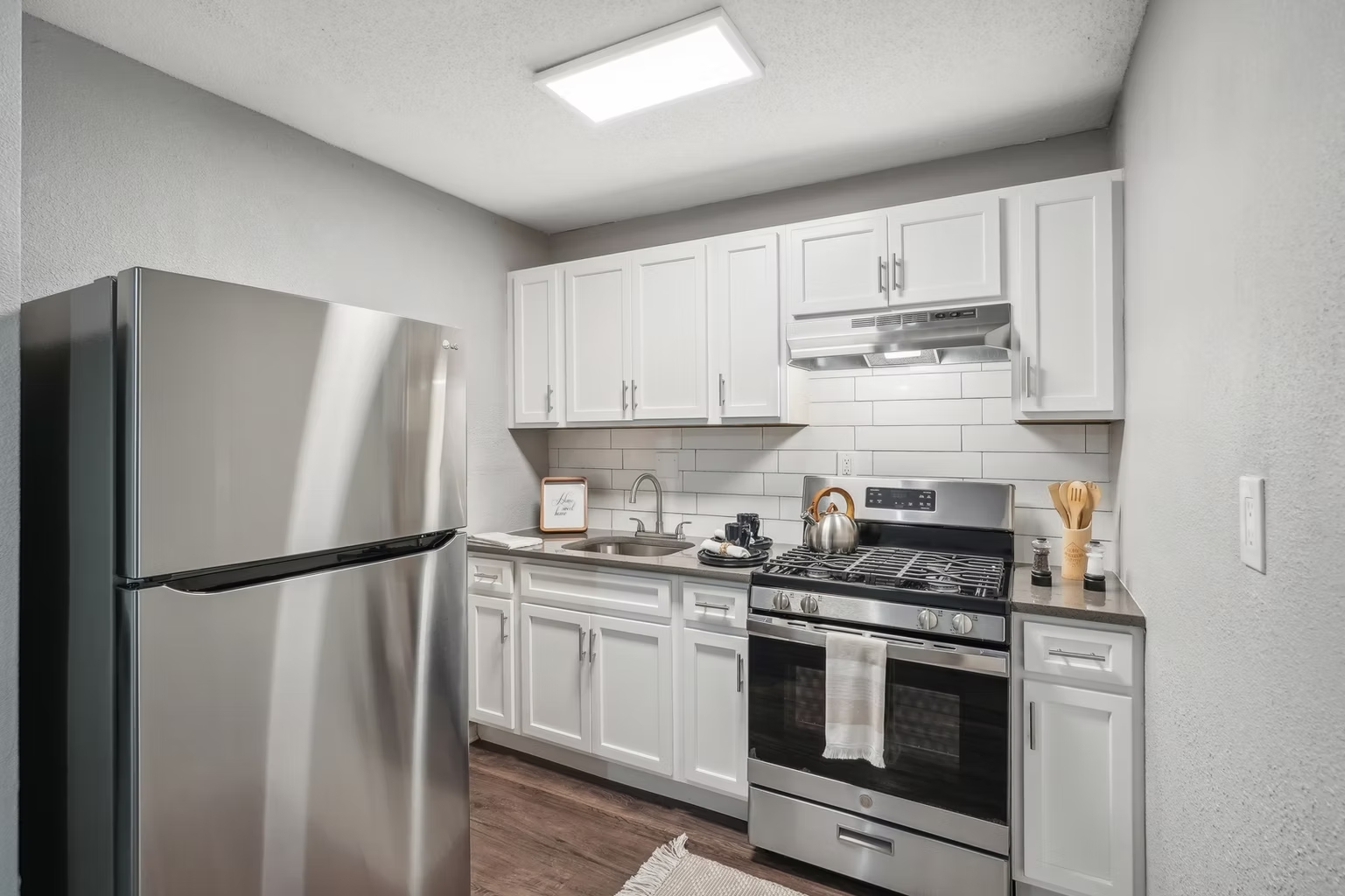 Photos - Avondale Village