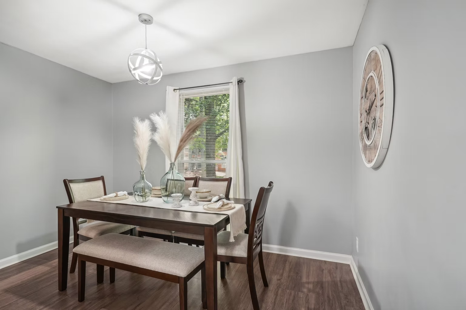 Photos - Avondale Village